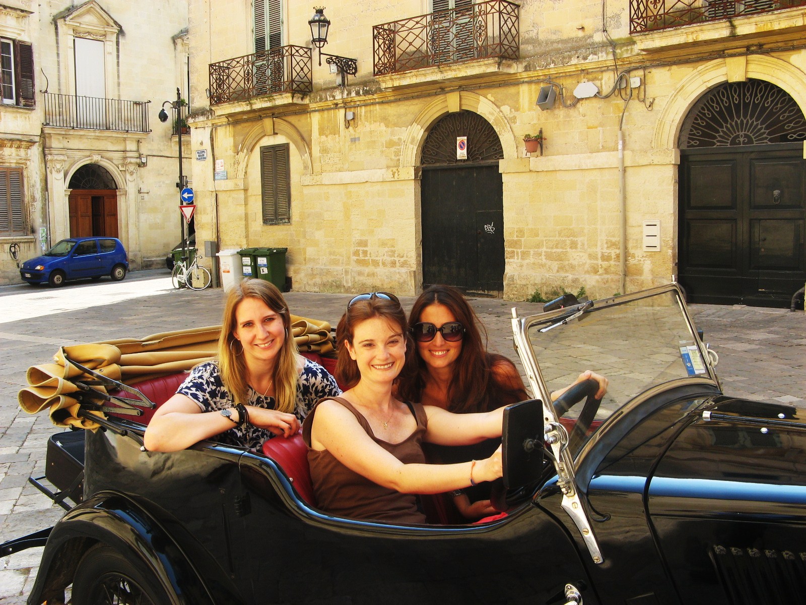 Home To Italy: Drive in Classic Cars in Italy!