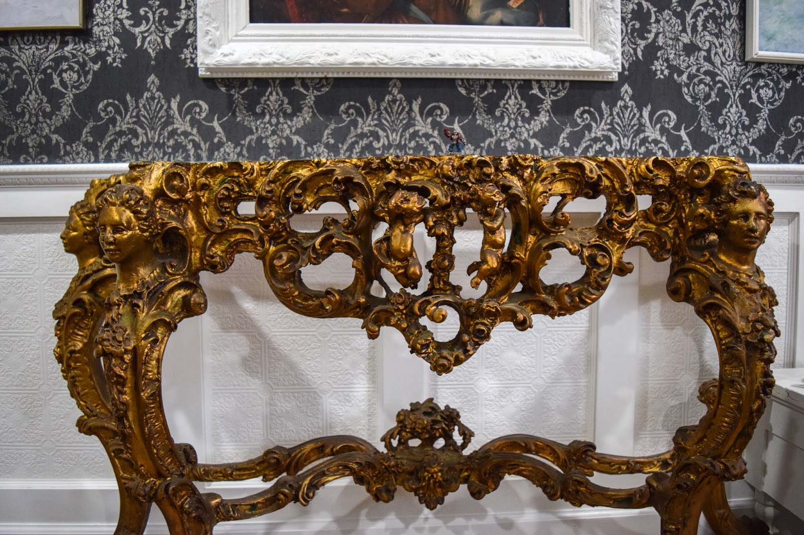 GMM Studios: Sister's Chapel Display Base