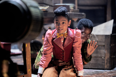 Netflix Jingle Jangle Cast Interviews - The Mommy Factor