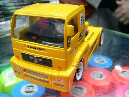 KYOSHOSAN: Finally a Mini-Z Truck Body!