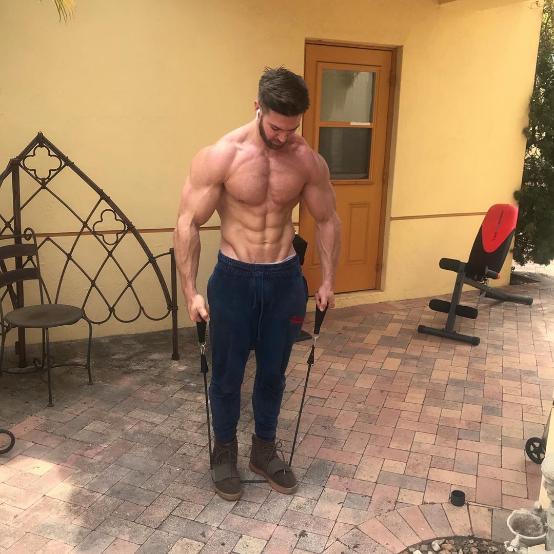 Muscle, Muscle, Muscle: Adam Charlton aka adam400m 2