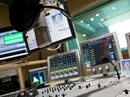 Daftar Alamt Dan Nomor Telepon Stasiun Radio Di Jakarta - Pay To Pennies