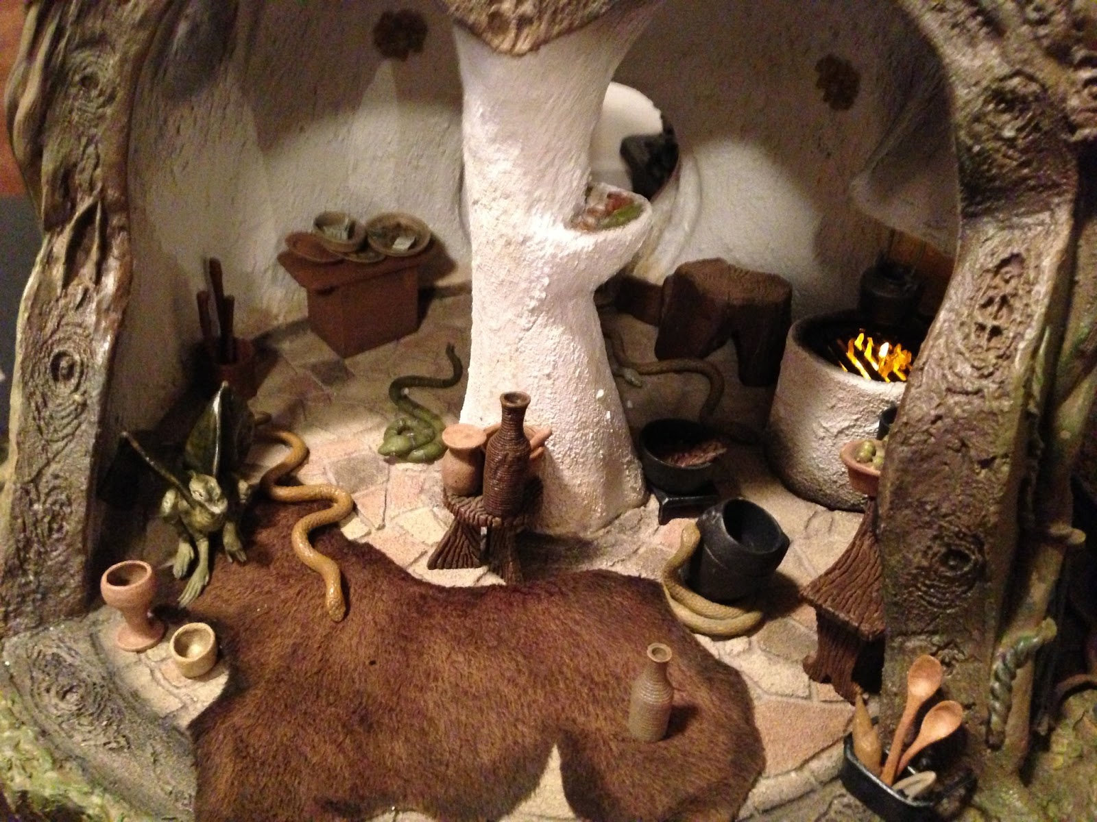 G.I. Jigsaw: Gentle Giant Yoda and Sideshow's Yoda Hut