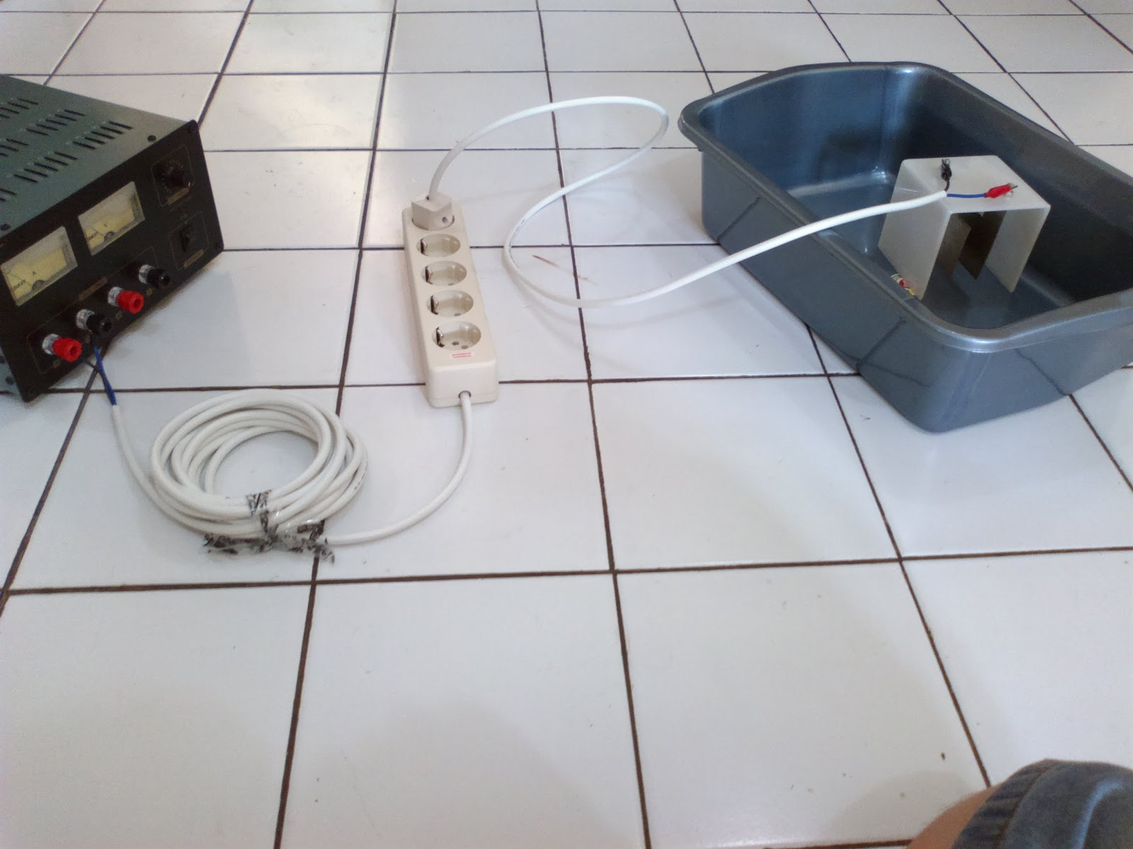 Terapi Ion Elektrik Rendam Kaki (Detox): Cara Pemasangan Alat Terapi