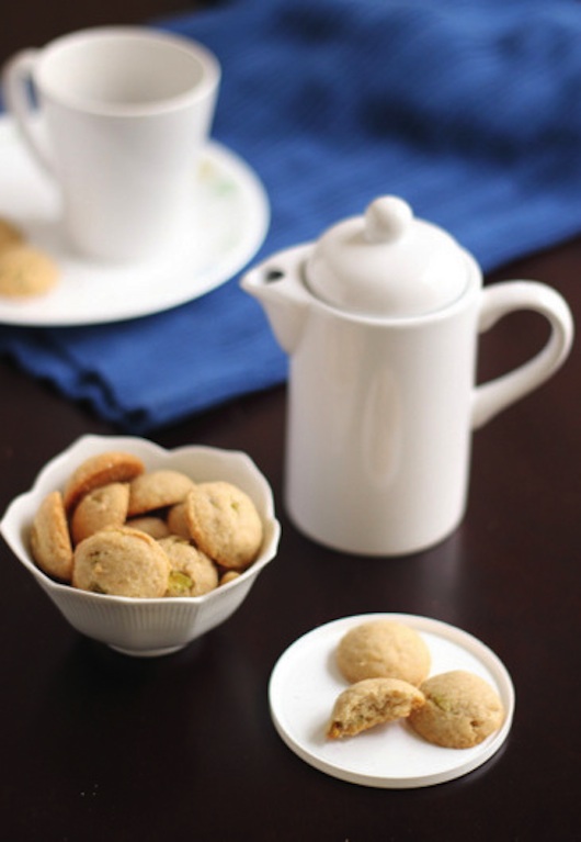 Foodwanderings: Nankhatai - An Indian Buttery Cookie: A Guest Post by ...