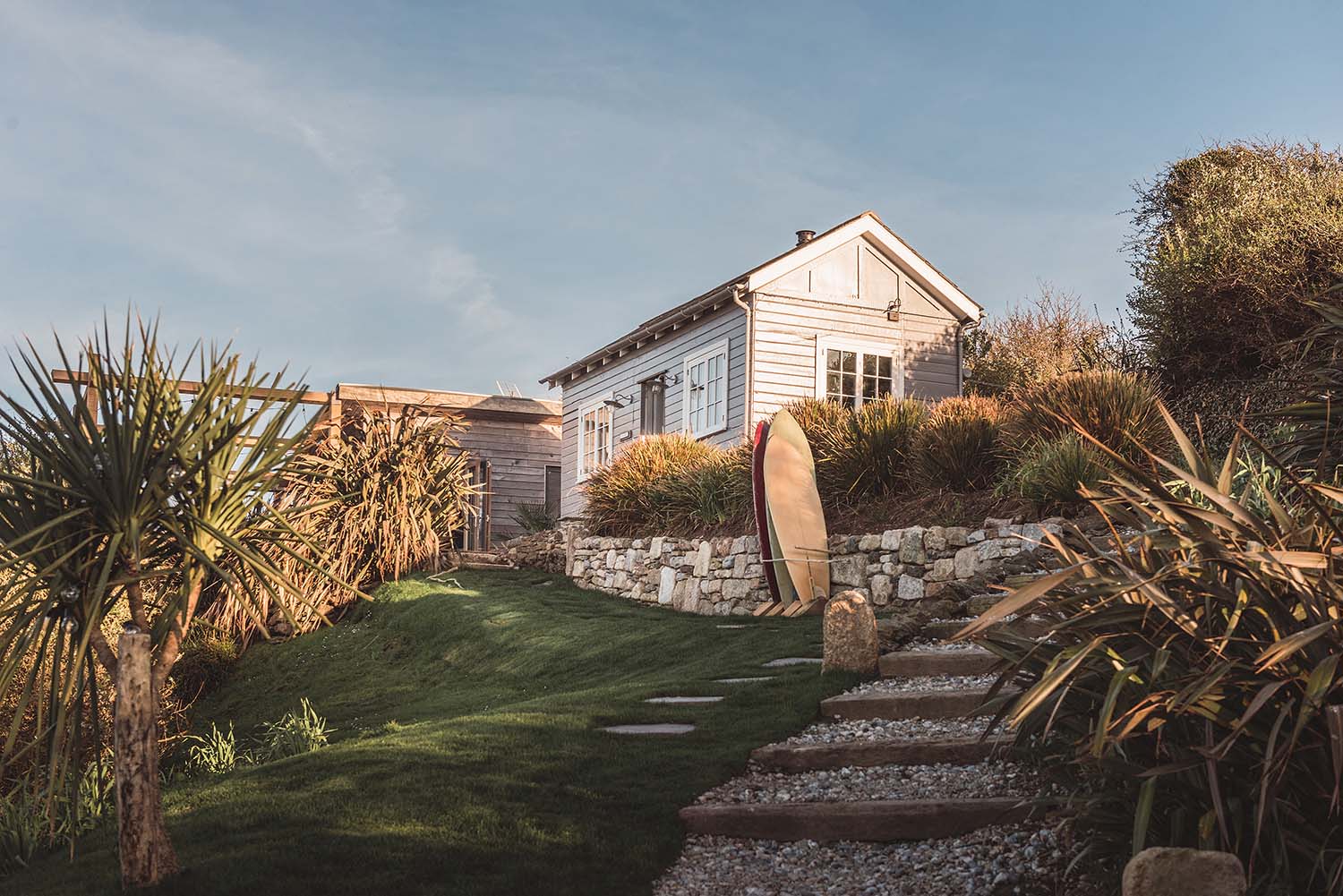 THE LIMIT Charming beach retreat in north Cornwall