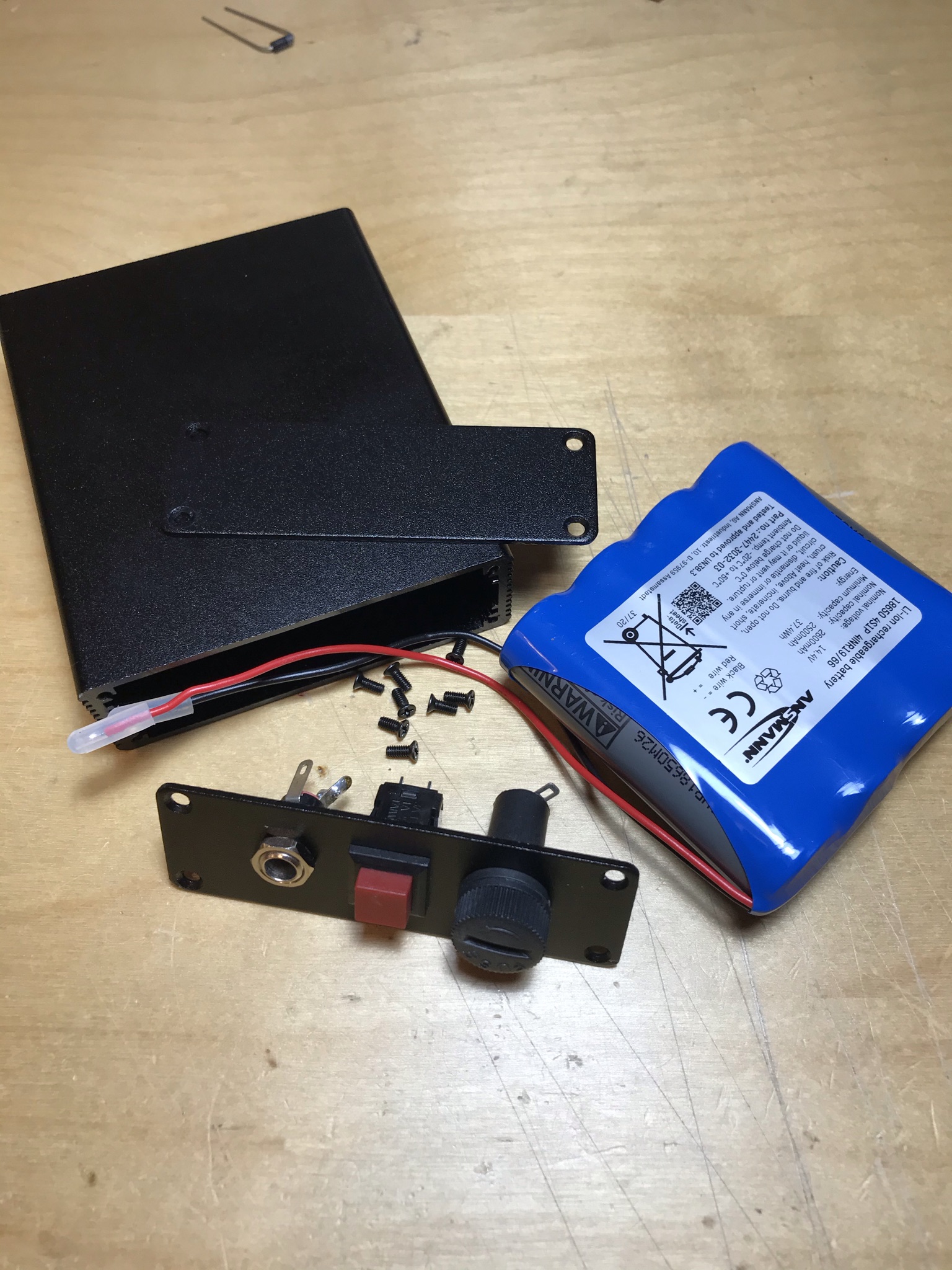 DutchMcGyver's Multiverse: QRP Labs QCX Mini - Part 3: a portable powerpack