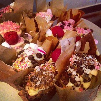 MATTYB BAKES: DINKY RASPBERRY AND LIMONCELLO CAKES