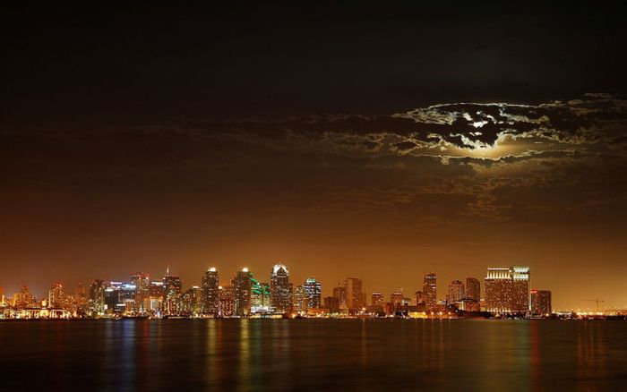 Innova: Amazing Skylines from Around the World (32 Photos)