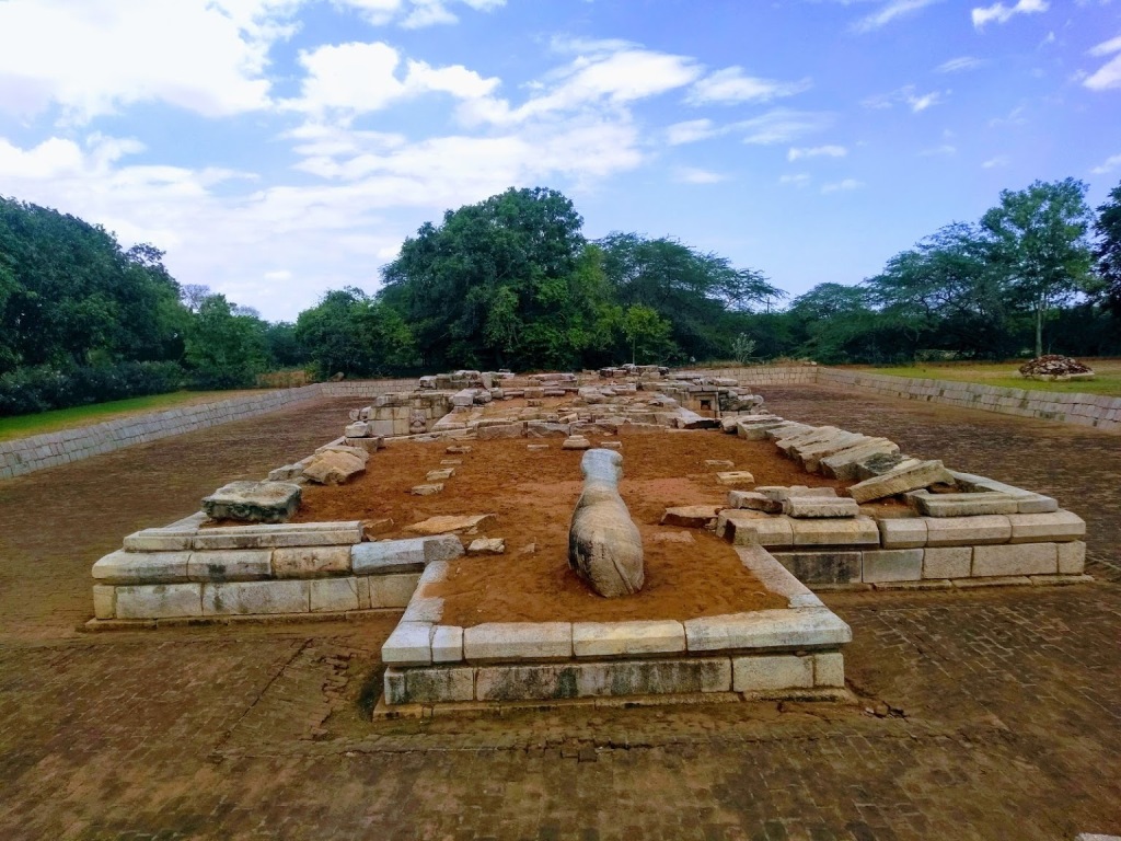 Tamilnadu Tourism: Aivar Koil, Kodumbalur, Pudukottai