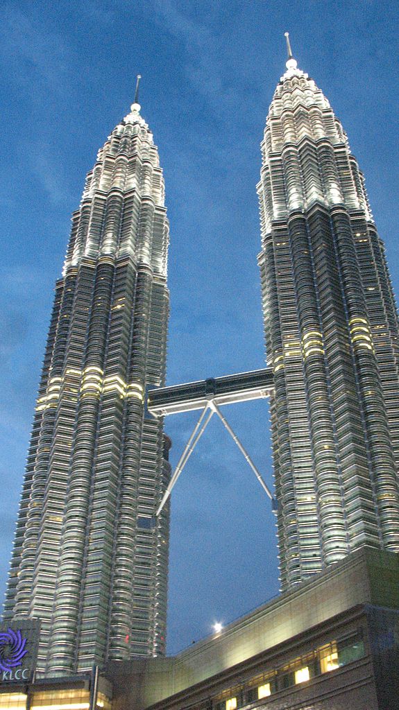10 Must See World Famous Towers ~ Travel Encyclopedia