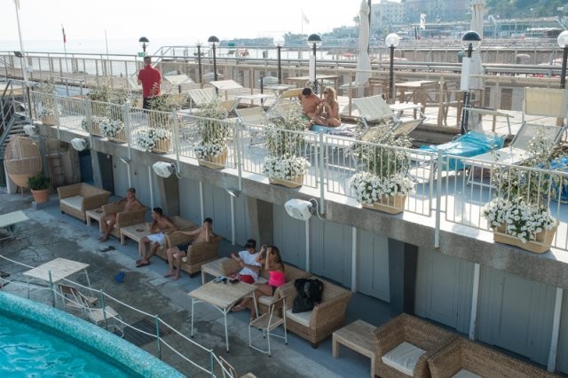 I love shopping - Goa beach Genova, Beach - Food - Fun