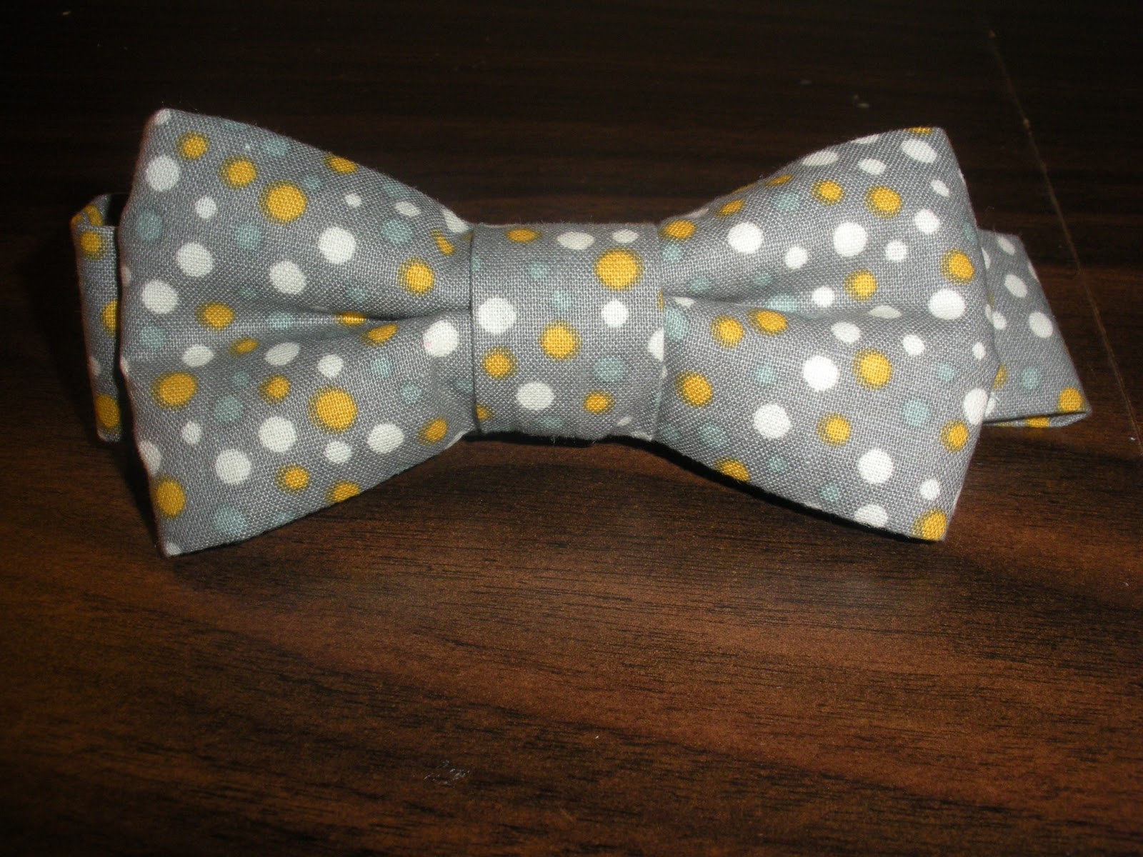 Domestic 360: Little Boys Bow Tie - Tutorial Review