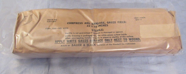 Webbingbabel: US Army Field Dressing after WW2