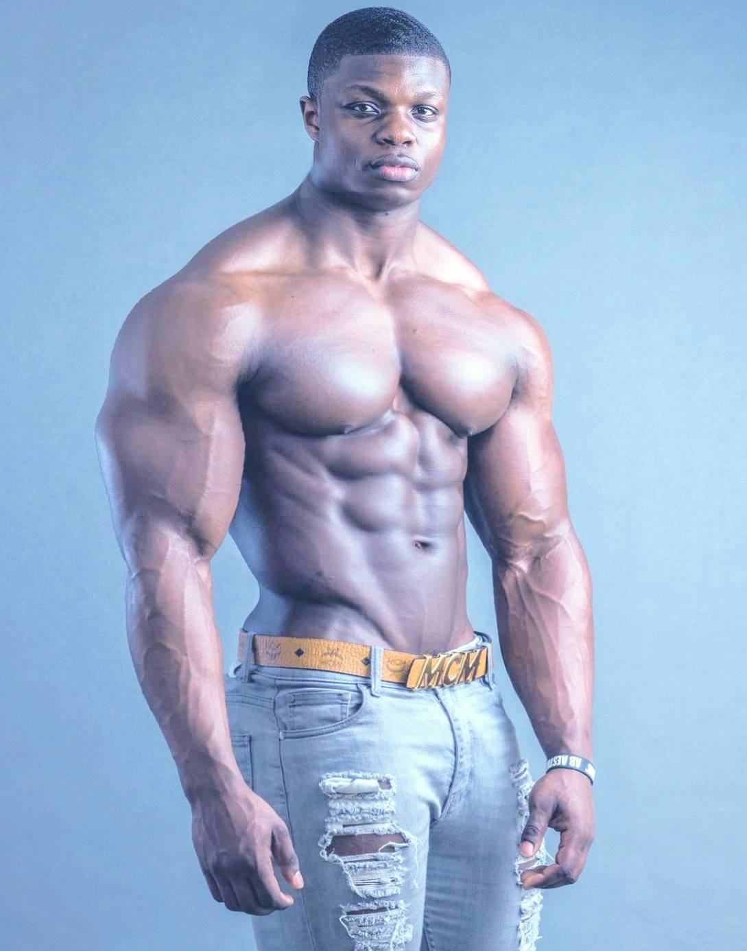 world bodybuilders pictures: brasillian bodybuilder valentin carneiro ...