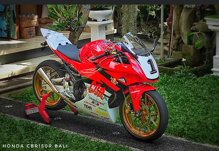 Modifikasi Honda CBR 150R Pakai Full Fairing Buta - Satupiston.com | Blog Motor Indonesia