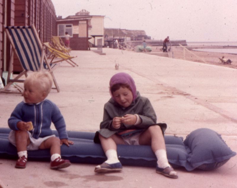 Lovely Color Pictures That Show What Children Wore in the 1960s ...