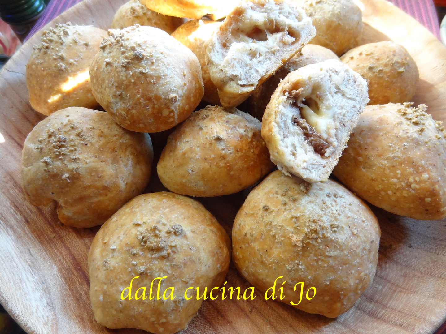 ''dalla cucina di Jo'': Bocconcini di pane integrale acciughe e formaggio