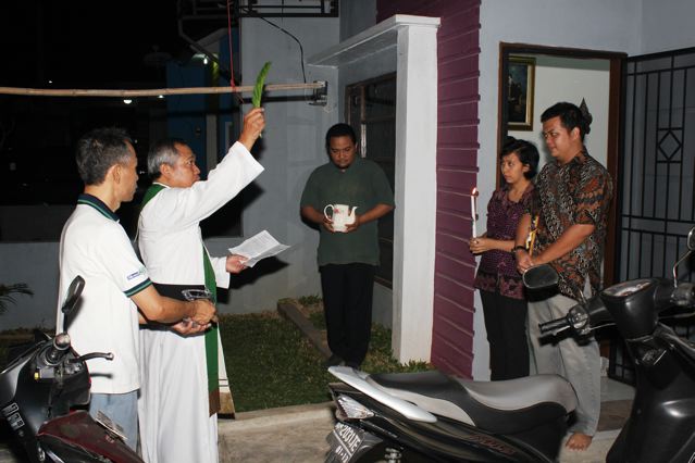 waKTU SENGGANG C.: Pemberkatan Rumah (St.Helena, KAJ)