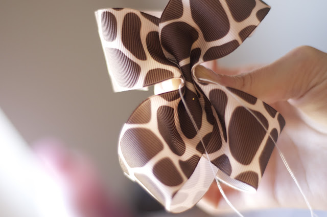 Live. Laugh. Love.: Small Layered Bow Tutorial