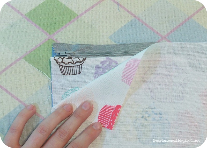 2 Sided Zipper Pouch Tutorial ~ DIY Tutorial Ideas!