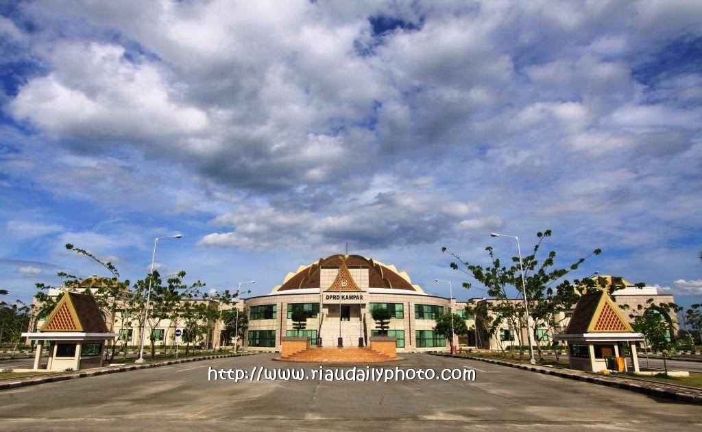GEDUNG DPRD KABUPATEN KAMPAR | RIAU DAILY PHOTO