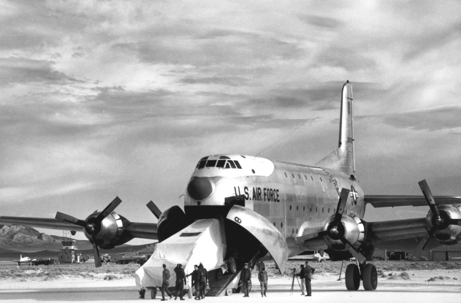 nhungdoicanh: Douglas C-124 Globemaster II / Old Shaky