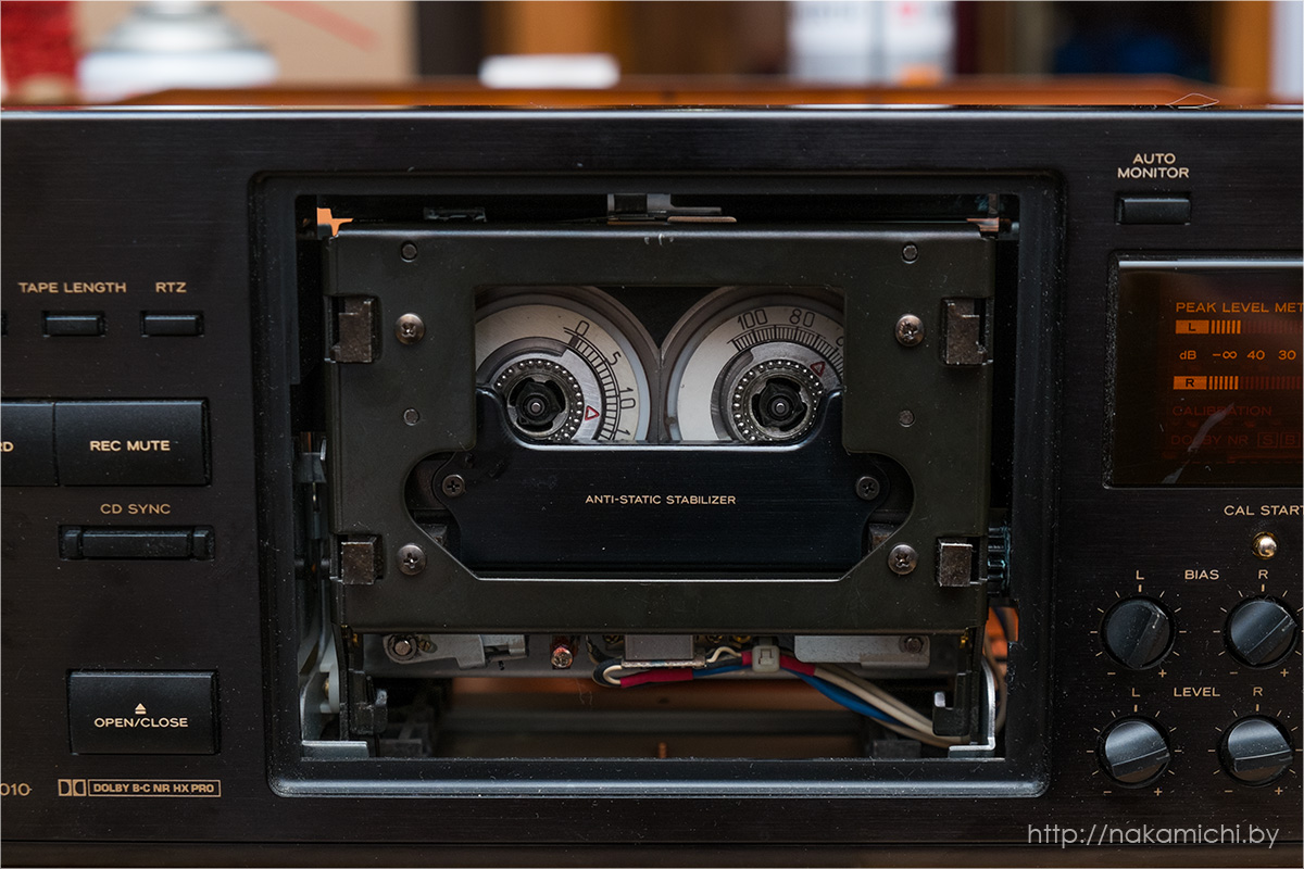 Vintage Audio: TEAC V-7010 Stereo Cassette Deck