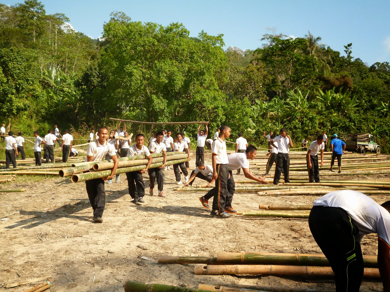 KELA ADVENTURE CAMP: MEMBINA RAKIT BULUH