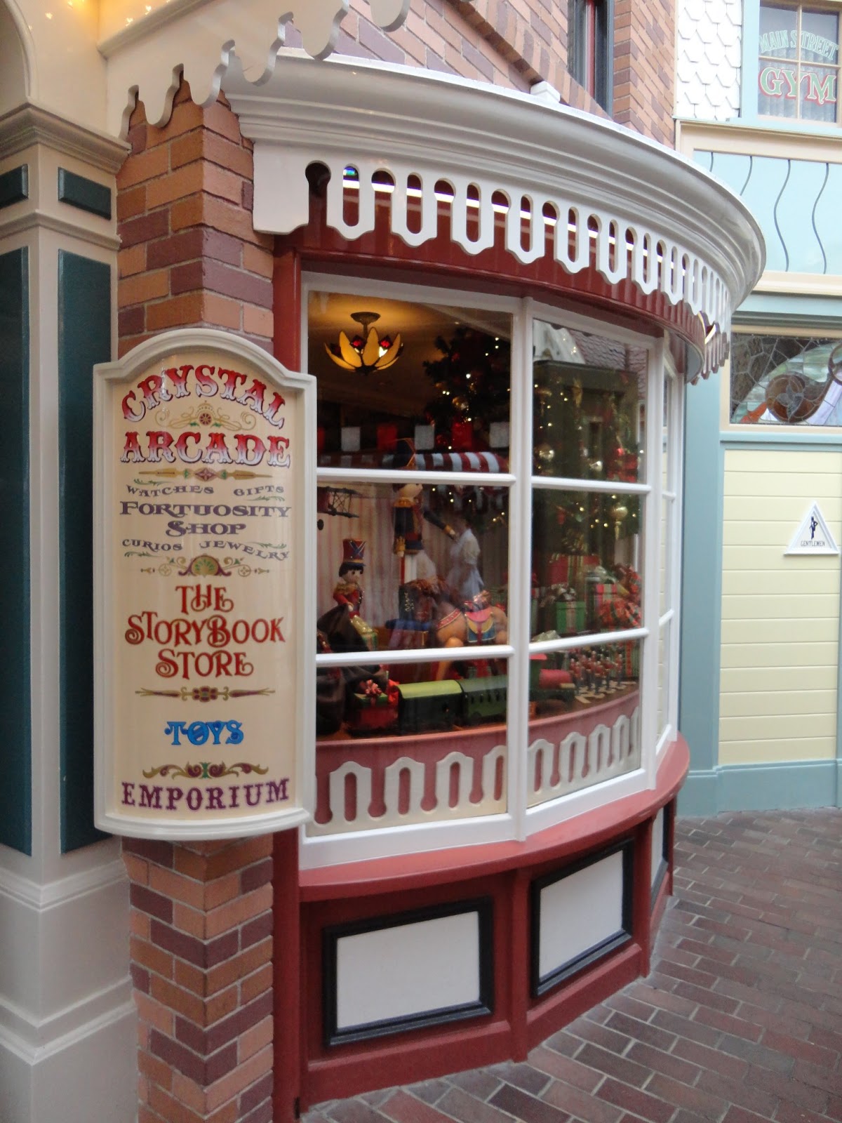 Disneyland: Main Street Crystal Arcade