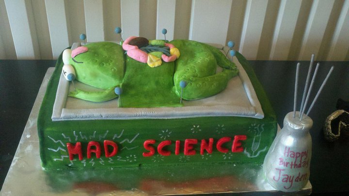 Pam's Custom Cakes: Dissected Frog Cake