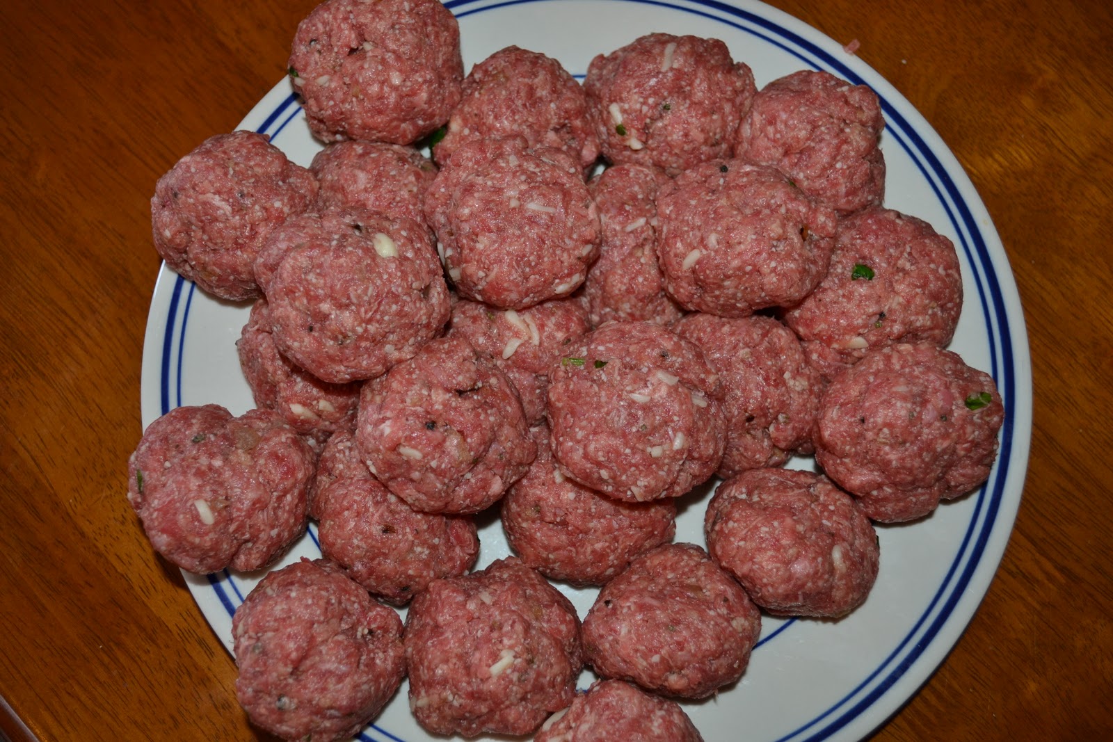 So What Do I Eat?: Breadless Meatballs & Sauce