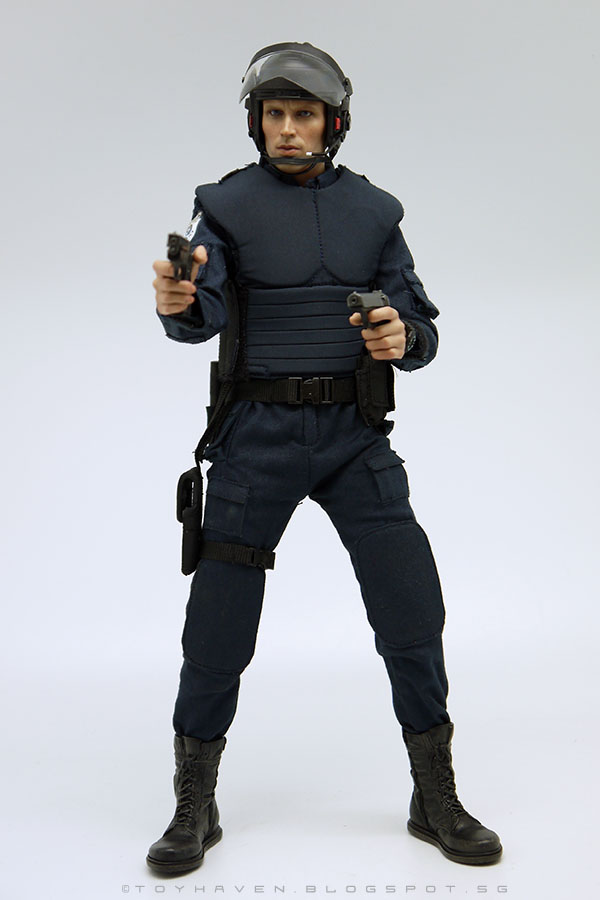 toyhaven: Hot Toys MMS266 1/6th scale Alex Murphy Collectible Figure ...