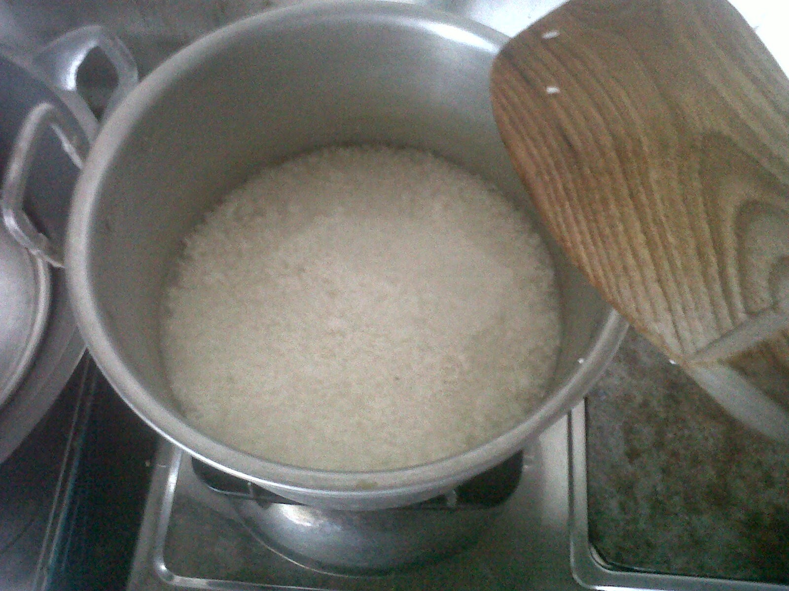 Sifah Nur: Cara Memasak/Menanak Nasi secara Manual/Tradisional