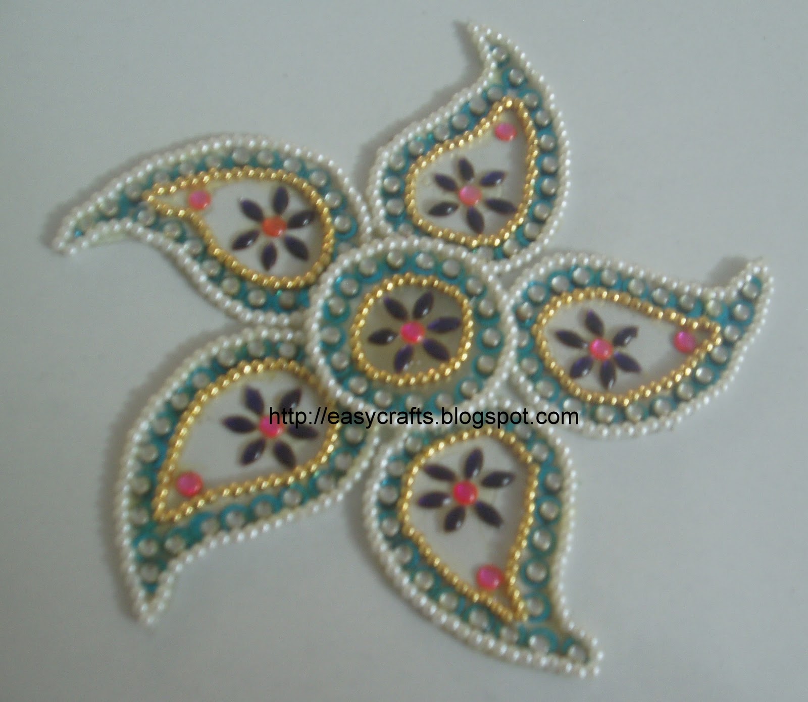 Easy Crafts - Explore your creativity: Re-arrangeable kundan rangoli