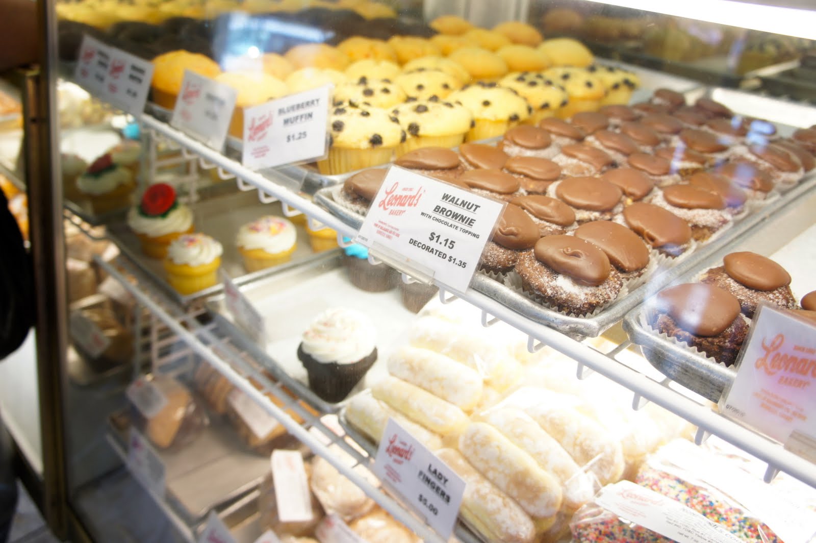 The Fashionably-Forward Foodie: Leonard's Bakery