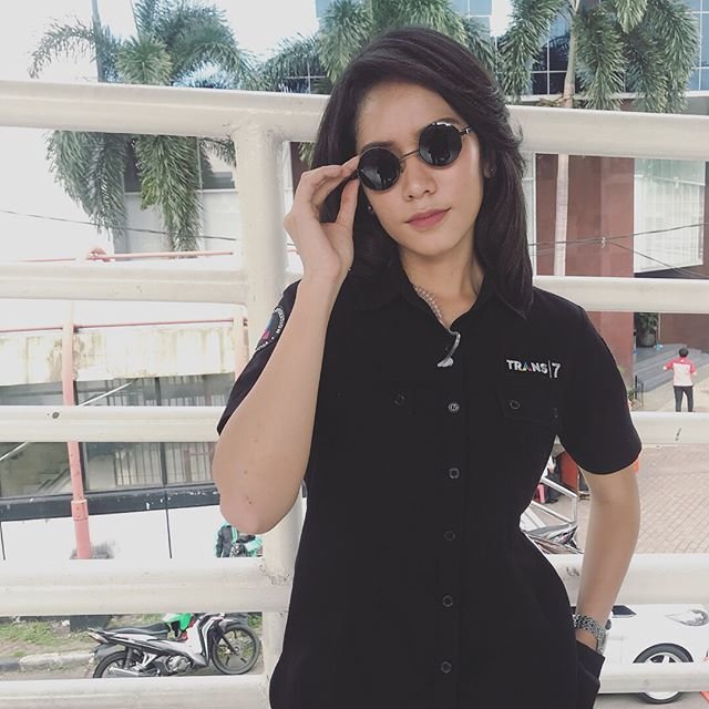 10 Reporter Cantik TV Indonesia yang Bikin Betah Nonton Berita ...