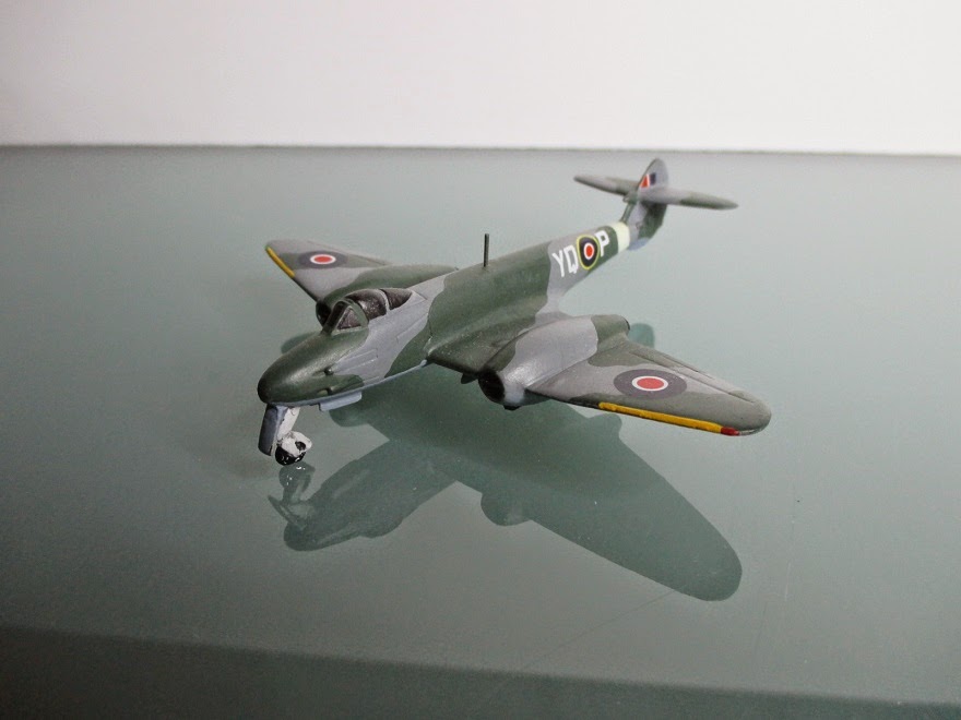 1/144 airbattle: 1/144 Gloser Meteor Mk.III - by Diverse Images