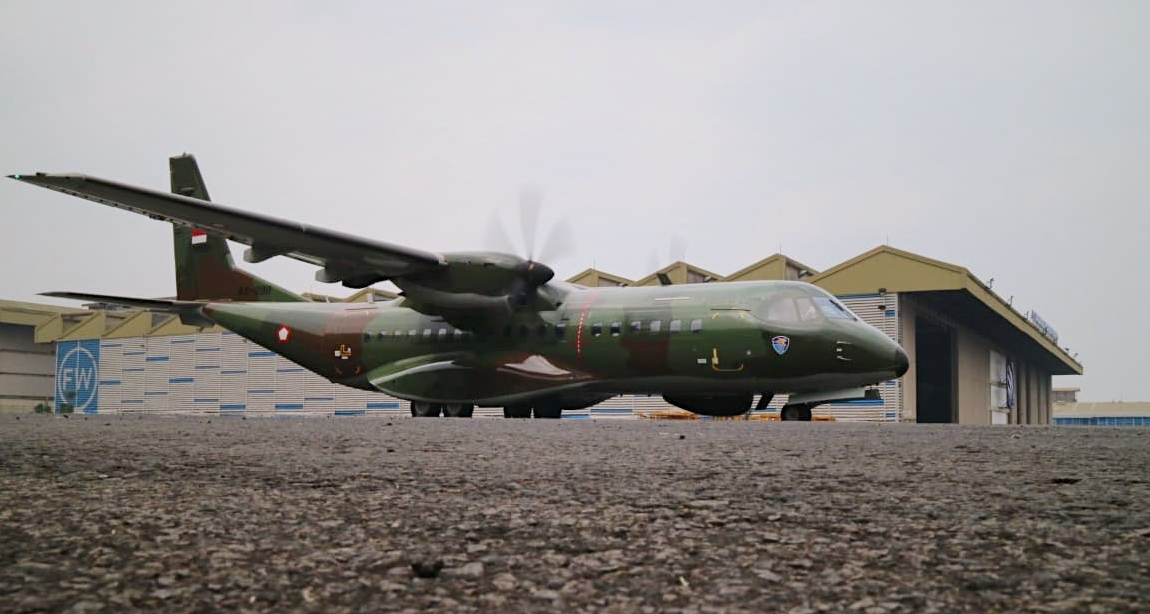 DEFENSE STUDIES: PTDI Kirim Pesawat CN295 Special Mission kepada TNI AU