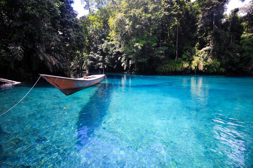 The Beauty Landscape of Indonesia: Labuan Cermin, The Magic of the Blue ...