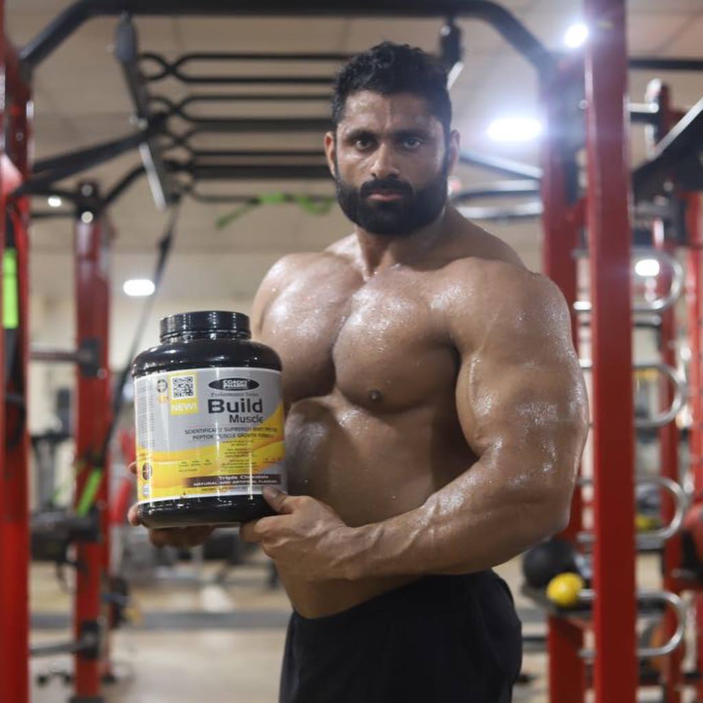 Muscle Lover: Indian muscle hunk Vikram Yadav