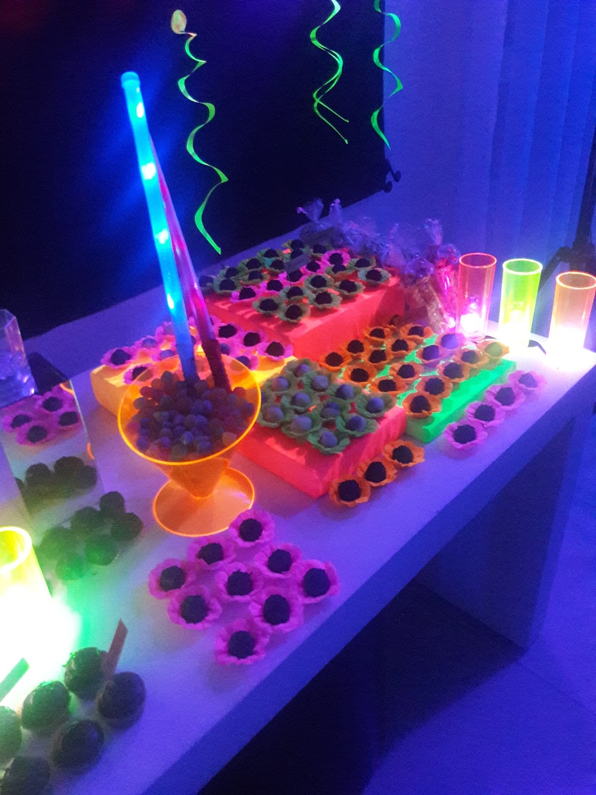 Tema De Festa Com Luzes Neon