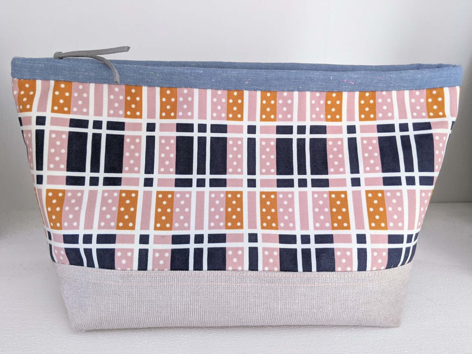 Lola pouch ~ collaboration / CHARM ABOUT YOU