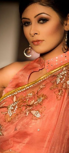 Largest Entertainement News and Photo Site In The World: Lux Super Star ...