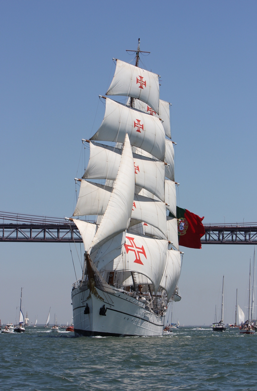 Ships Photo Gallery: Navio Escola SAGRES
