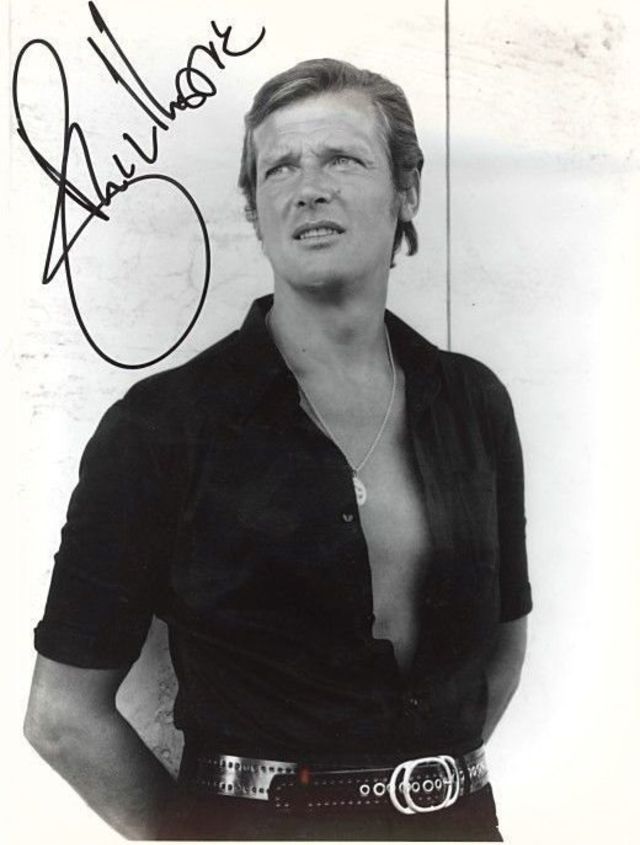 50 Handsome Photos of Legendary James Bond Star Roger Moore From ...