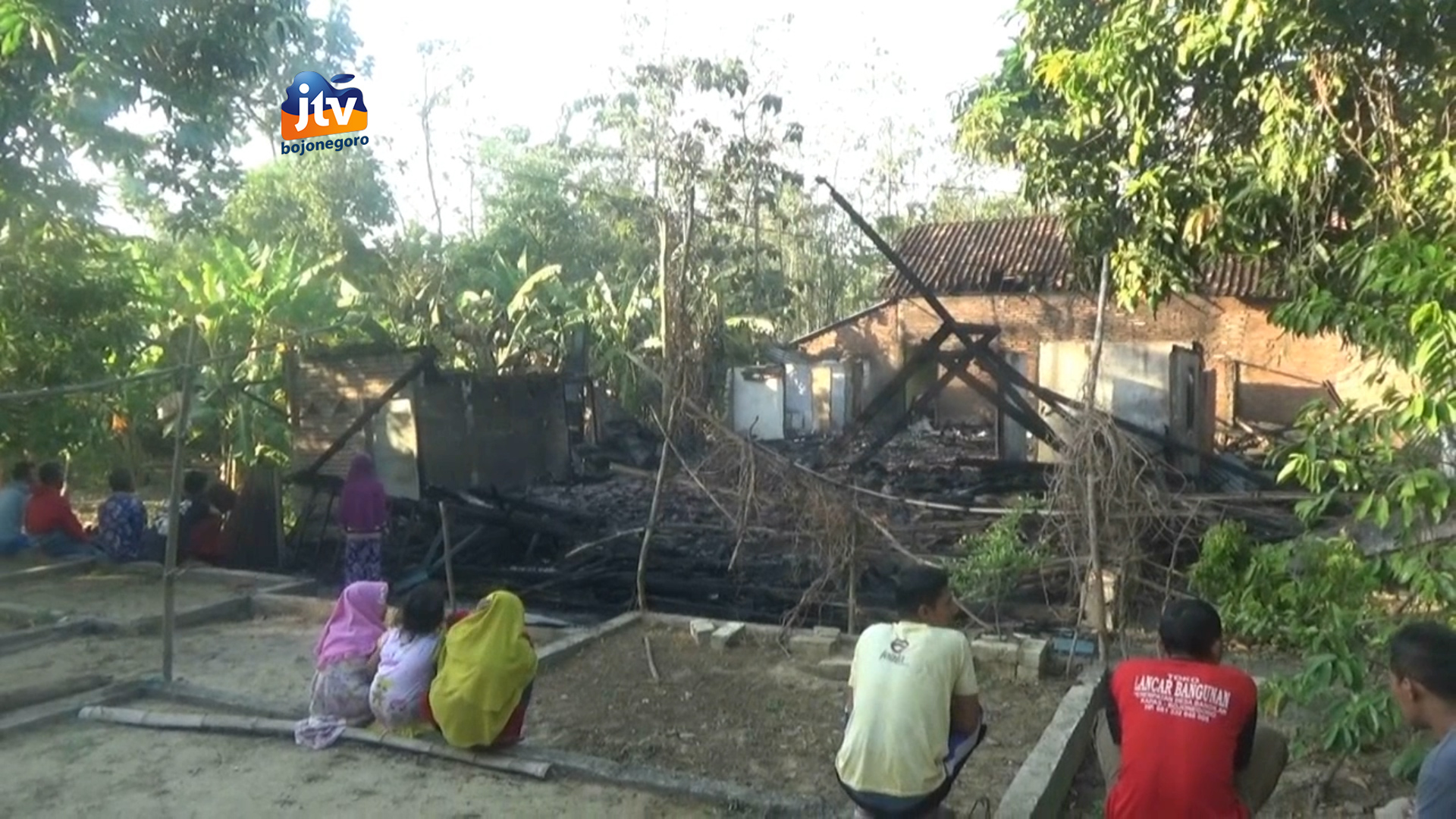Konsleting Listrik, 2 Rumah Di Bojonegoro Terbakar