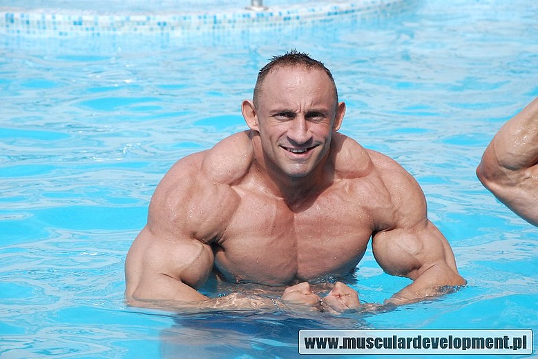 Muscle Lover: Polish bodybuilder Radek Slodkiewicz