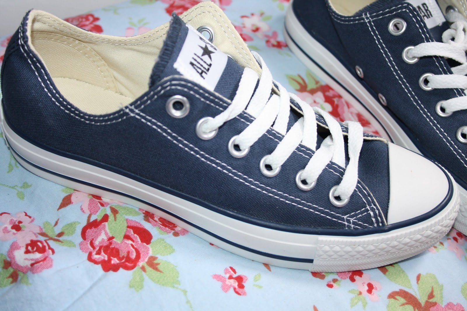 REVIEW: Converse All Star - PRETTY YOUNG THING
