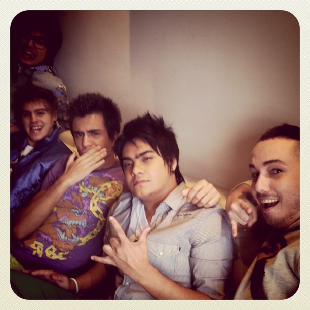 Fc @Restart_s2_F: Didi da Mtv entrevista Restart